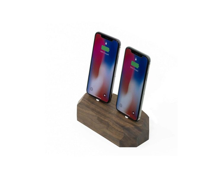 iPhone Dual Dock - Walnut - Oakywood - Wooden Amsterdam