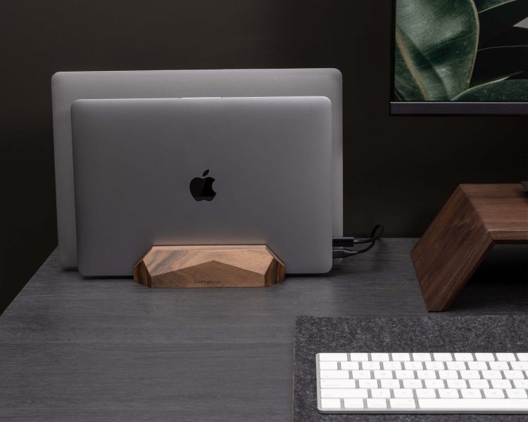 OAKYWOOD Dual Laptop Dock | Walnut | NEW at Wooden Amsterdam